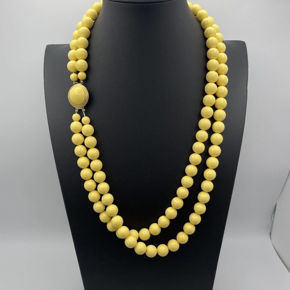 Richelieu | Jewelry | Vintage 6s Richeliu Double Strand Yellow ...
